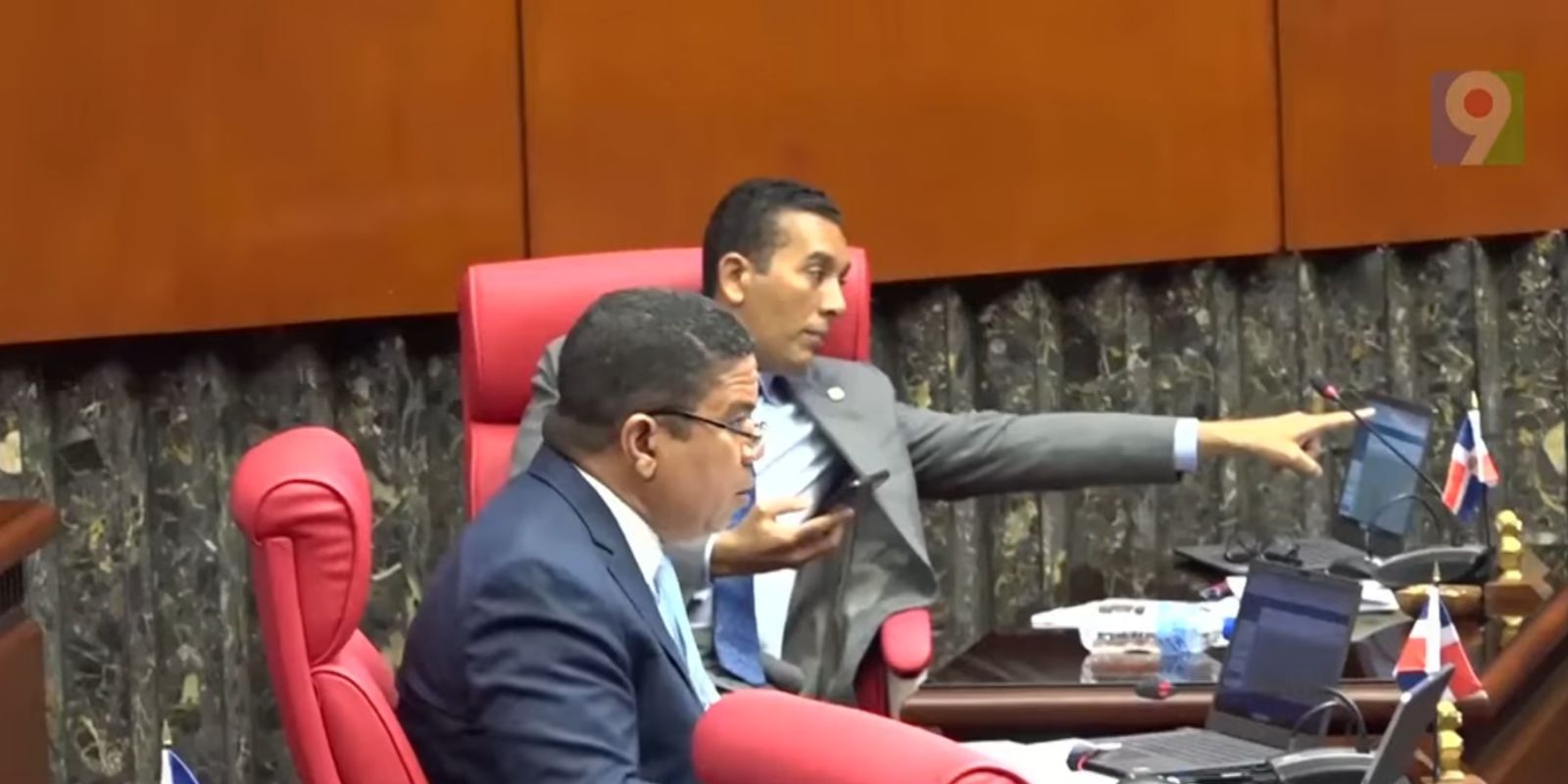 ¡Alerta! Senado aprueba el Código Laboral - Color Visión