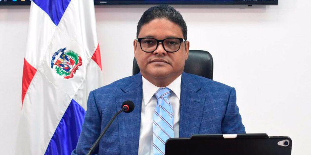 Director del COE al mando de 48 mil funcionarios en esta semana santa