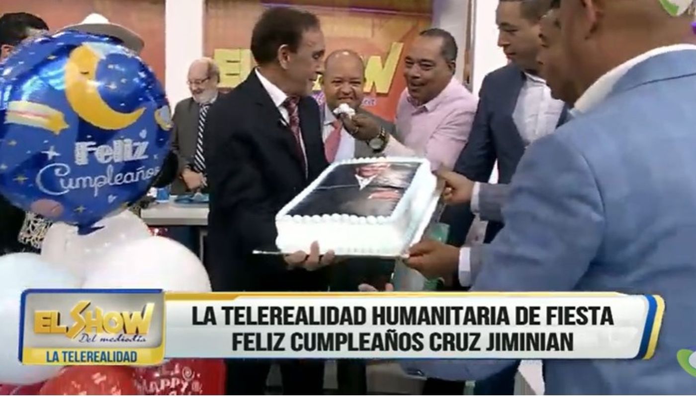 Dr. Cruz Jiminián llora de emoción tras ser sorprendido por su ...