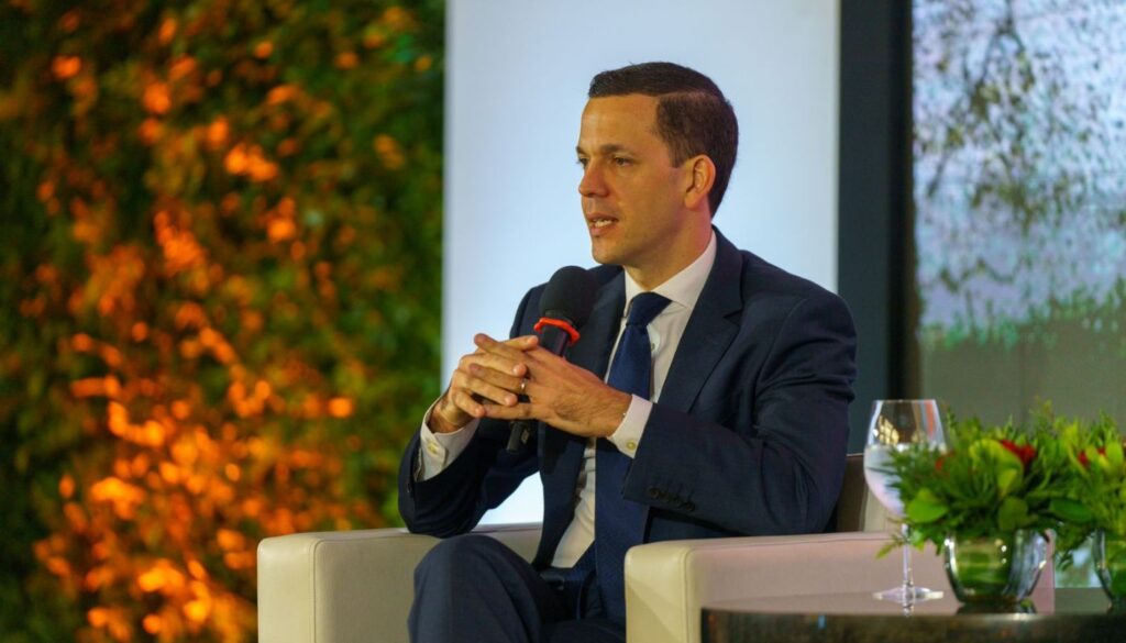 Hugo Beras resalta inversión y avances en sector transporte - Color Visión