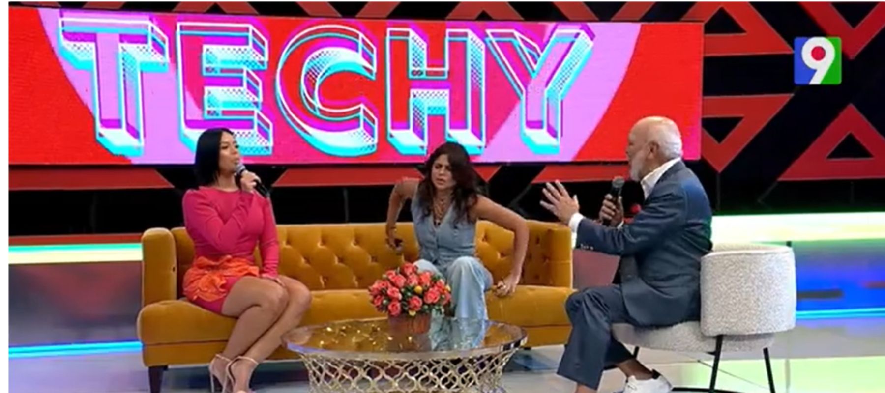 Entrevista a Techy en Divertido con Jochy - Color Visión